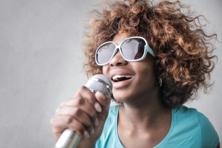 How To Sing Falsetto: A Complete Guide (2023)