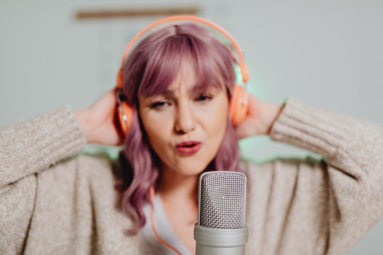 How To Sing Falsetto: A Complete Guide (2023)