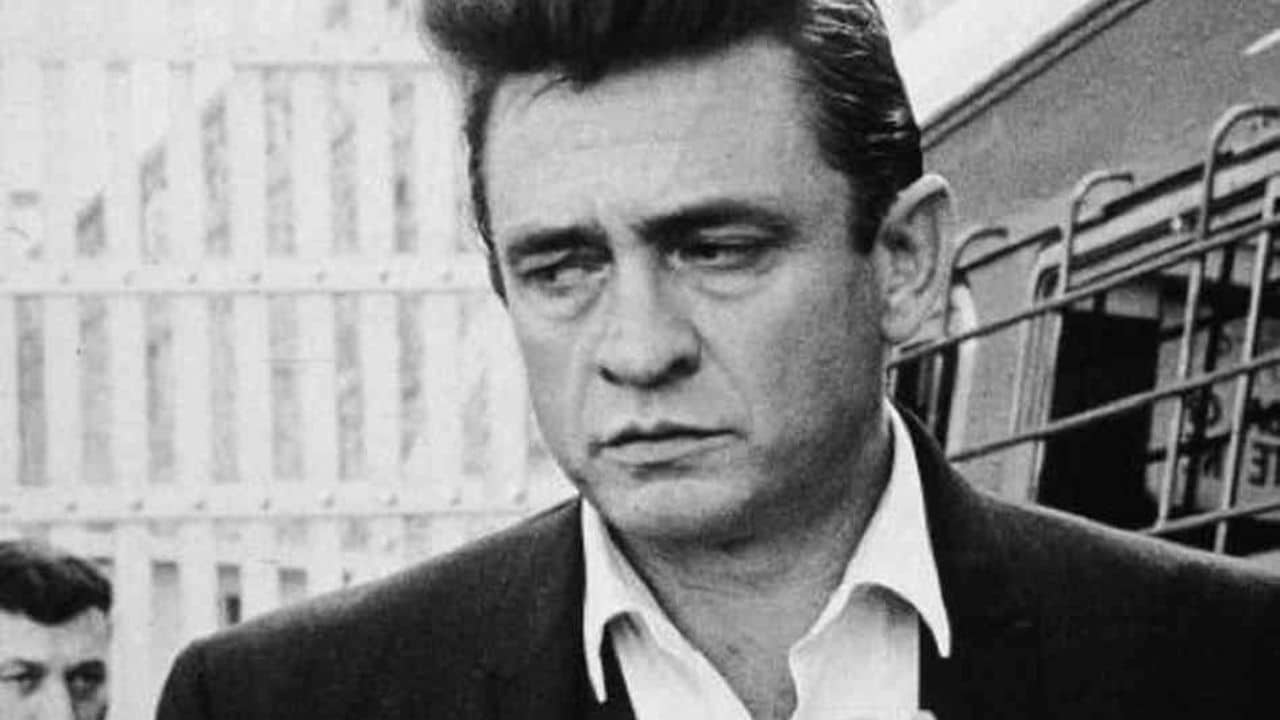 21 Famous Male Country Singers of All Time - Play The Tunes